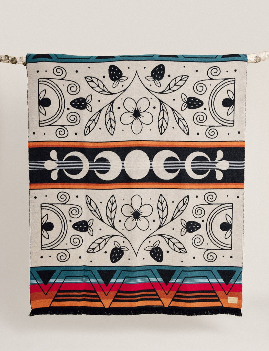 Blankets with Authentic Indigenous Art Made in Canada – MINI TIPI