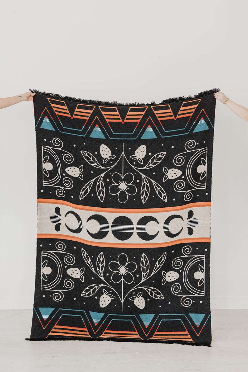 Blankets with Authentic Indigenous Art Made in Canada – MINI TIPI
