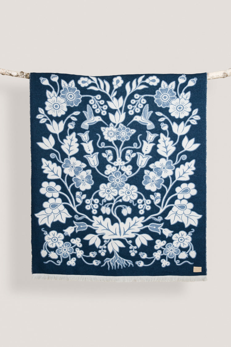 Blankets with Authentic Indigenous Art Made in Canada – MINI TIPI